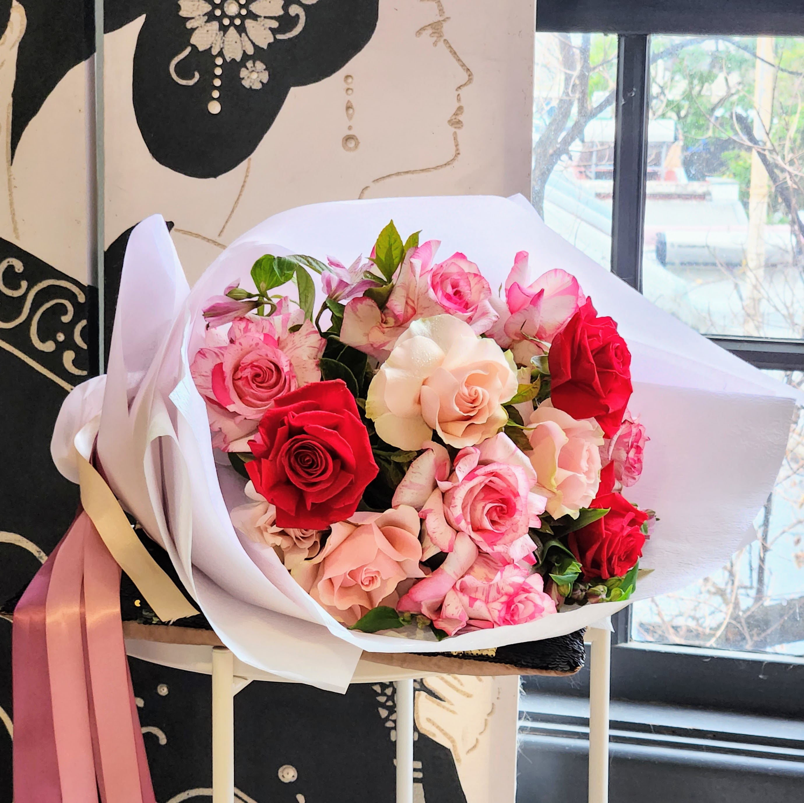 Big Bunch Of Roses & Berries Bouquet | Flowers With Passion